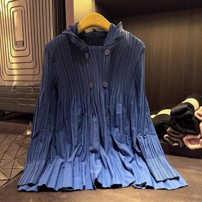 China Autumn New Korean Style European American Pleated Women's Trench Coat Long-Sleeve Loose Smooth Three-Dimensional Feel Coat for sale