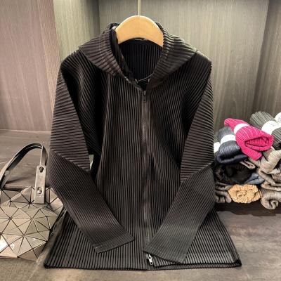 China Autumn Style High-End Women's Cardigan Jacket Zipper Closure Hood Versatile Casual Pleated Slimming Top Solid Polyester Worsted for sale