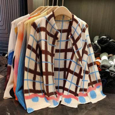 China Classic Retro Printed Women's Summer New Loose Casual Versatile Slim Fit Sunscreen Long Thin Jacket for sale
