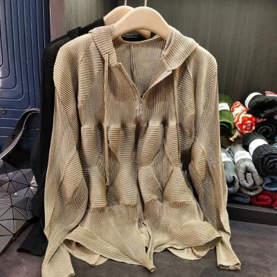 China Women's  Irregular Wrinkled Hoodie with Waterproof Feature New Spring Collection Top in Polyester Lining for sale