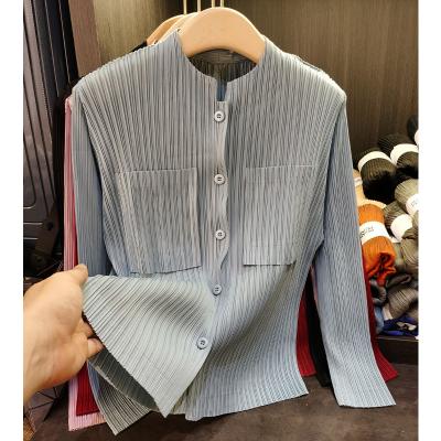 China Women's Spring New Fashion Solid Color Single Breasted Top Pocket Design Long Sleeve Pleated Commuter Shirt Chinese Buttons for sale