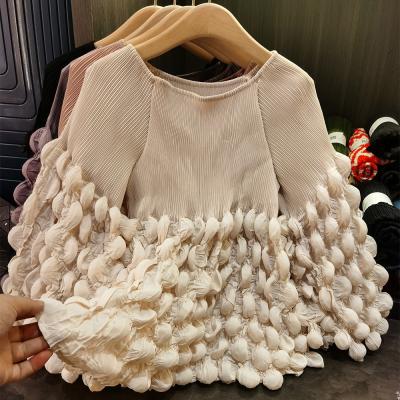 China Elegant Slimming T-Shirt for Women New Spring Fashion Casual Style Anti-Pilling Niche Bubble Pleated Top Knitted Fabric for sale