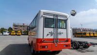 China 3650mm Wheelbase Dongfeng Desert 4X4 Manual Diesel Mini Bus for Driving on Rough Roads for sale
