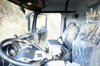 China Manual Transmission 4x4 Off Road Truck with 260HP Diesel Engine and Column Plate Cargo for sale