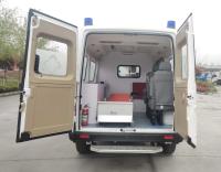 China Prehospital Emergency Care Ambulance with Manual Transmission Dongfeng 4x2 Light Van for sale
