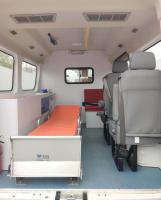 China Prehospital Emergency Care Ambulance with Manual Transmission Dongfeng 4x2 Light Van for sale