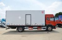 China 5600mm Wheelbase Dongfeng 4X2 Refrigerated Truck For Vegetable Transport Efficiency for sale