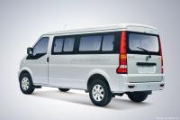 China 4500x1680x2000mm Dongfeng 4X2 112HP 1.5L Large Van Truck with DK15C Engine Model for sale
