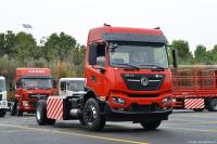 China 500-600L Fuel Tank Capacity Dongfeng KR 220HP 4X2 LNG Cargo Truck for Transportation for sale