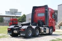 China Automatic Transmission 600HP Dongfeng Trucks and Tractor Truck with 13.48L Displacement for sale