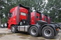 China Automatic Transmission 600HP Dongfeng Trucks and Tractor Truck with 13.48L Displacement for sale