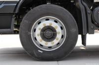 China Dongfeng 260HP 4x2 Winspan Cargo Trucks With 9800X2450X2600 Cargo Tank Dimension for sale