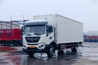 China Dongfeng 260HP 4x2 Winspan Cargo Trucks With 9800X2450X2600 Cargo Tank Dimension for sale