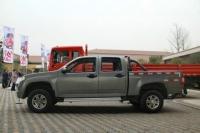 China 4WD Diesel Engine Pickup Truck with Cargo Tank Length ≤4.2m and Multiple Color Options for sale