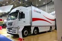 China Left Steering Cummins Engine Dongfeng Van Truck CNG 4x4 Express Delivery Cargo Truck for sale