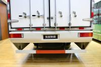 China Left Steering Cummins Engine Dongfeng Van Truck CNG 4x4 Express Delivery Cargo Truck for sale