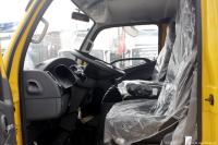 China 4x4 Cargo Truck Van 1-10 Ton Capacity with Cargo Tank Dimension 3250x2050x2100 mm for sale