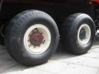 China Drive Through the Desert in Style with Dongfeng 6x6 Off-Road Truck Left Hand Drive for sale