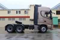 China 520hp Dongfeng 6x4 Heavy Duty Lorry with 40 Ton Towing Capacity and Rear Camera for sale