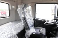 China Dongfeng 10T Cargo Van 4X2 Diesel Heavy Truck with Cummins Engine Euro 6 Emission Manual Transmission for sale