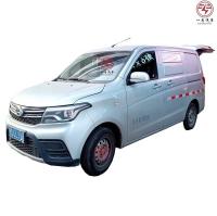 China 4.2m Cargo Tank Length Diesel Minivan with Manual Transmission and Euro 4 Standard for sale