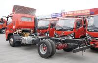 China Dongfeng 4x2 Mini Light Commercial Delivery Cargo Truck Diesel Manual Yuchai Euro 4 for sale