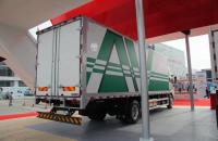China 251-350hp Mini Diesel Truck 4X2 6-Wheel Van Cummins Engine Euro 4 Manual Transmission for sale