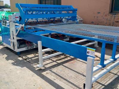 China Wire Diameter 2.5-5mm Hole Size 50*50mm Steel Wire Mesh Welding Machine for sale