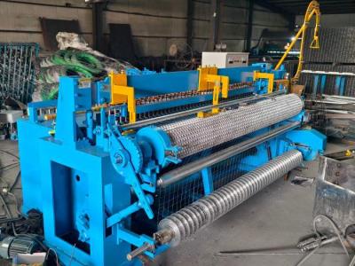 China Mesh Width 7 Ft Aperture Size 1 Inch Welded Wire Mesh Machine for sale