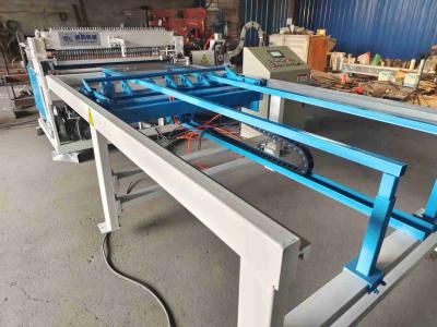China Hole Size Adjust 415v Mesh Welding Machine Full Automatic Chicken Cage for sale