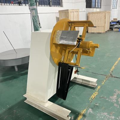 China MT-F Heavy Duty Uncoiler Machine With Manual Hydraulic Expansion Spindle for sale