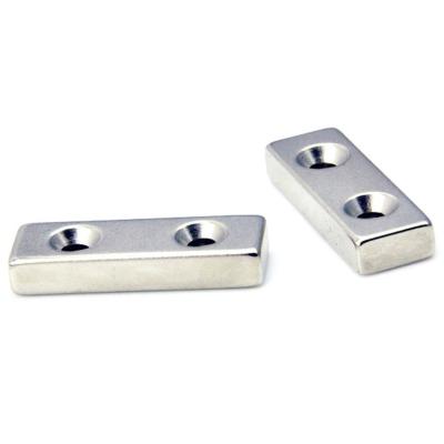 China Strong SmCo Samarium Cobalt Countersunk Magnet Screw Double Hole for sale