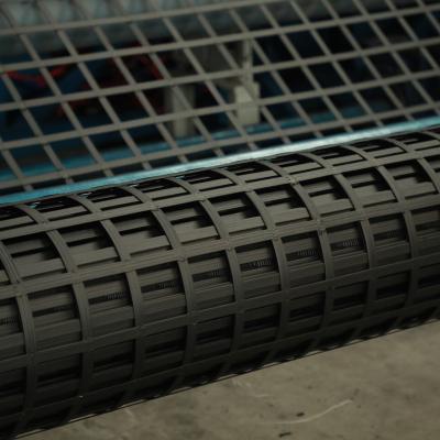China 50kn/M Steel Plastic Welding Biaxial Geogrid For Embankment for sale
