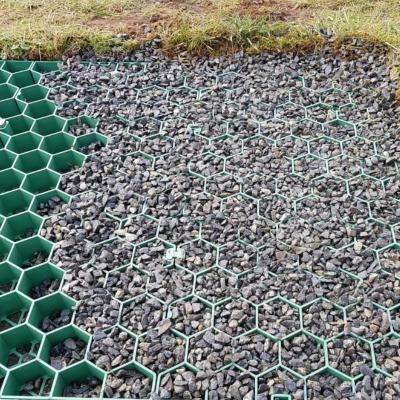 China Durable Eco-Friendly HDPE Grass Grid Paver for Driveways, Garden Landscaping, Lawn Reinforcement, and Parking Lot Gravel Stabilization for sale