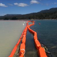 China Permeable Aquatic Floating Silt Curtain PVC Silt Curtain Boom Silt Curtain PVC Oil Boom Oil Containment Fence Silt Curtain for sale