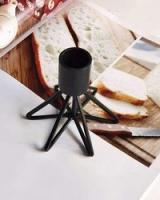 China Creative Modeling Black Candlestick Table Decorations Metal Candle Holder for sale