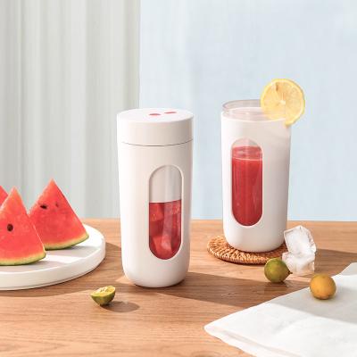 China New Minimalist Portable Juicer Cup 300ml Rechargeable  Milkshake Fruit Blender For Home Travel for sale
