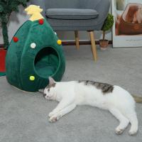 China Hot sell luxury pet bed pp cotton oxford bottom green cat house christmas High quality for sale