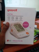 China YUWELL Automatic digital blood pressure monitor for measure blood pressure and pulse for sale