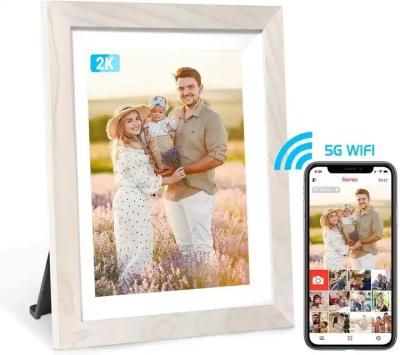 China 10.1 Inch WiFi Digital Photo Frame 1280x800 Smart Picture Frame with 16GB Storage for sale