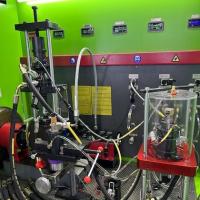 China Steel Frame Diesel Injector Tester For Diesel Lab 2700 Bar Pressure Range for sale