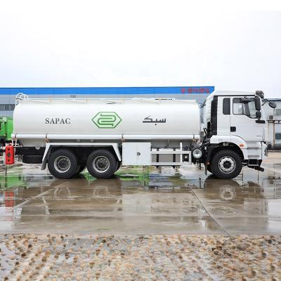 China 4x2 6x4 8x4 Fuel Tanker Truck Manual Transmission Diesel Engine Oil Tanker Vehicle for sale