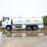 China Large Capacity Transport Tank Truck 6X4 Manual Transmission For Oil Storage for sale