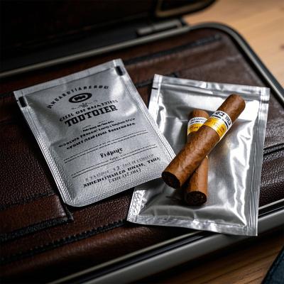 China Custom Order Customized Size Food Packaging Bags UV Holographic Mylar Temperature Controlled Plastic for Cigar Tobacco for sale
