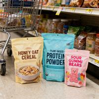 China Pad Printing Customized Logo Reclosable Zipper Stand Up Pouch Smell Proof Plastic Bag for Gummy Bear Protein Powder Cereal Dry Food for sale