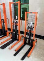China 1.5T Manual Hydraulic Pallet Stacker with 1.6m Lift Height and C-STEEL Construction for Warehouse Material Handling for sale