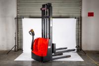 China 1.5 Ton Walking Electric Pallet Stacker 3M Lifting Height Lead Acid Battery Forklift for sale