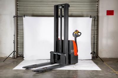 China 1.5 Ton Walking Electric Pallet Stacker 3M Lifting Height Lead Acid Battery Forklift for sale