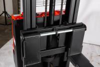 China 1.5 Ton Walking Electric Pallet Stacker 3M Lifting Height Lead Acid Battery Forklift for sale