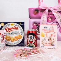 China Unique Cartoon Strawberry Bear Happy Children Baby Hand Souvenir Ideal for Collectors for sale